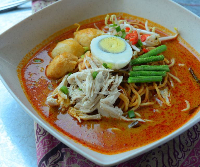 Resipi Maggi Kari Tumis Sedap. Menu Paling Simple & Cepat Masak.