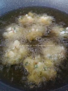 Cara Buat Cucur Kentang Yang Mudah & Sedap.