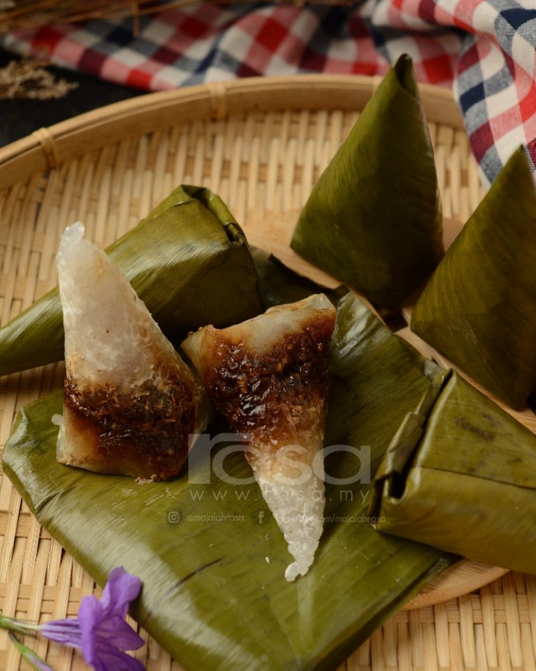 2 Kuih Tradisional ,Getas Dan Abuk-abuk... Gandingan Enak DiMakan Bersama.