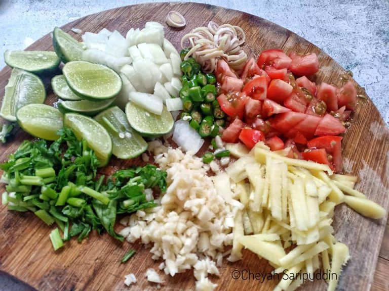 Rasa Pedas Pahit Manja Ikan Gerut Masak Lemak Cili Api Campur Peria