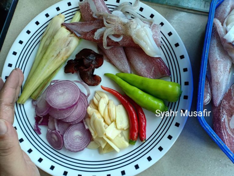 Buka Selera Dengan Kerabu Pucuk Paku Dan Kerang