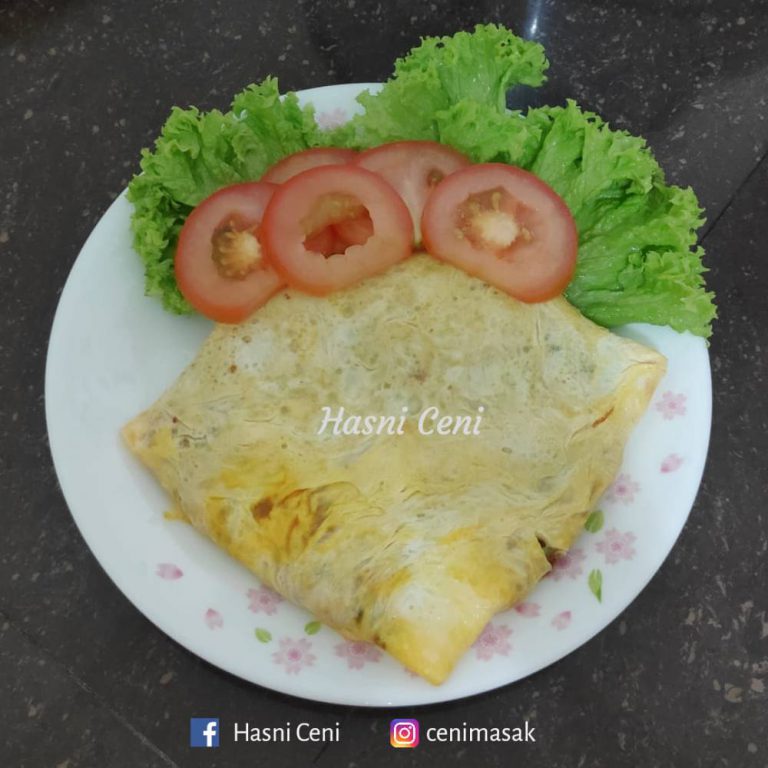 Resepi Telur Bungkus Letak Isi Ayam Tumis. Simple Je Tapi Sedap