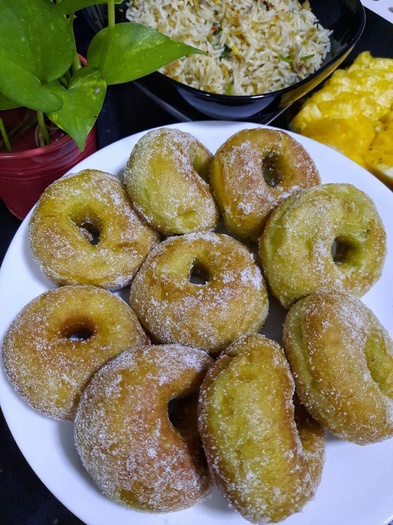 Lelaki Ini Olah Roti Jadi Biskut Kering Bergula, Kreatif Sungguh!
