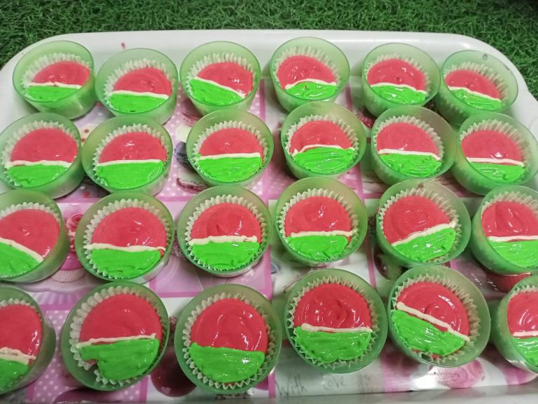 Cara Buat Kuih Seri Muka Guna Acuan Lompang.