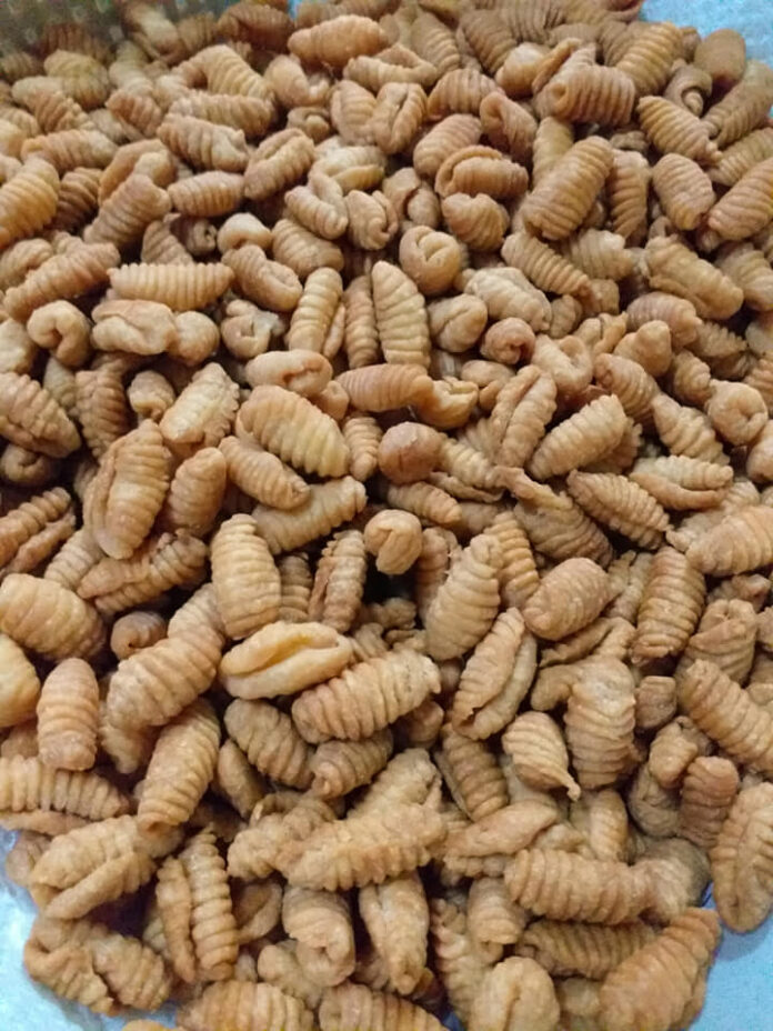 Resipi Kuih Siput Lemak Manis & Kuih Siput Original Daun Kari