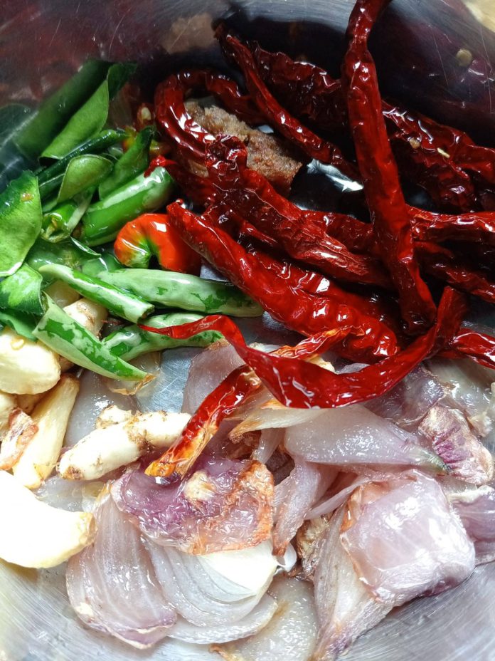 Cara Mudah Untuk Buat Kuah Pecal Yang Sedap & Berlemak