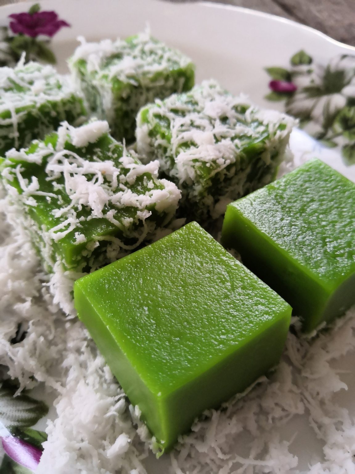 10 Resipi Kuih Minum Petang Paling Sedap & Mudah Buat.