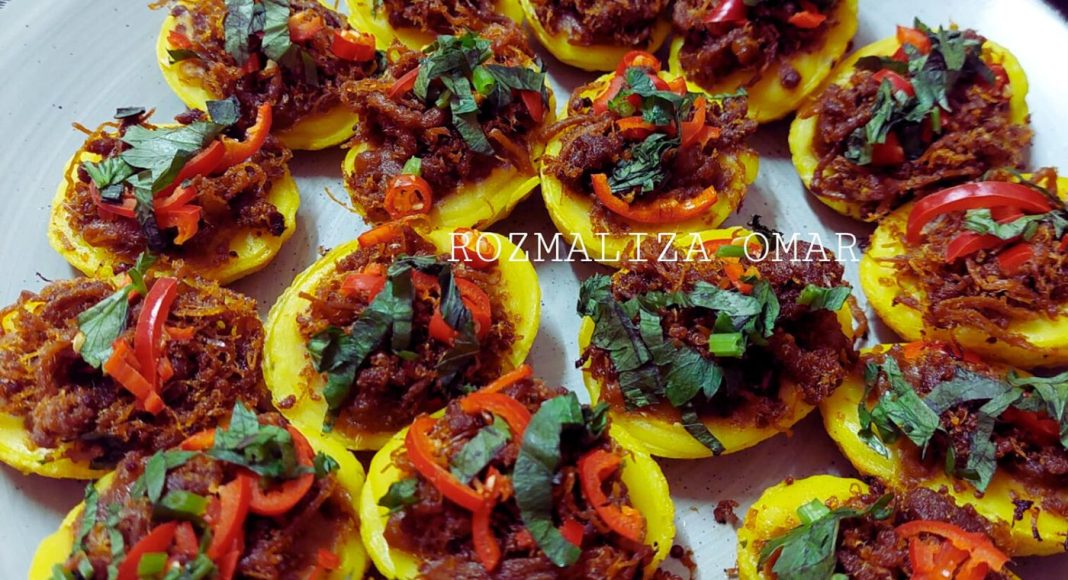 Resipi Karipap Kentang Yang Kulitnya Kekal Rangup Sampai Ke Petang. Sedap!