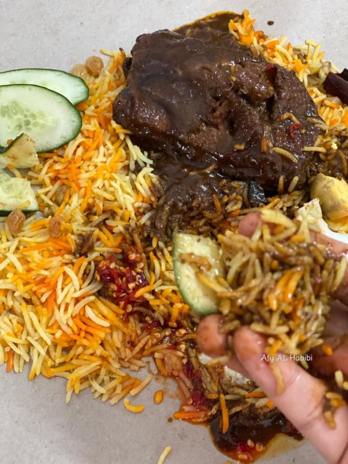 Cara-Cara Masak Nasi Mandy Lengkap Bersama Ayam & Sos. Resipi Mudah ...