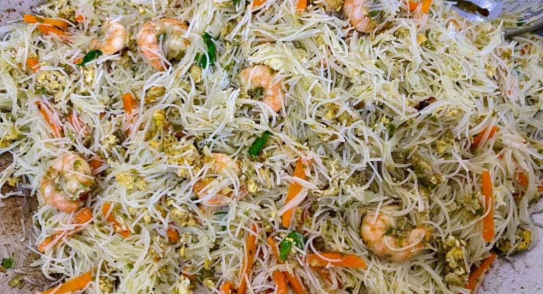 8 Resipi Bihun Goreng Mudah, Cepat & Sedap!