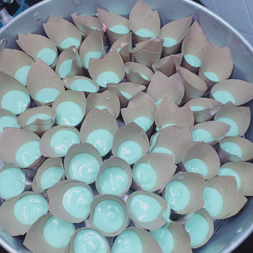 Cara Melapis Apam Cornetto Mini Yang Comel & Sekata Warnanya