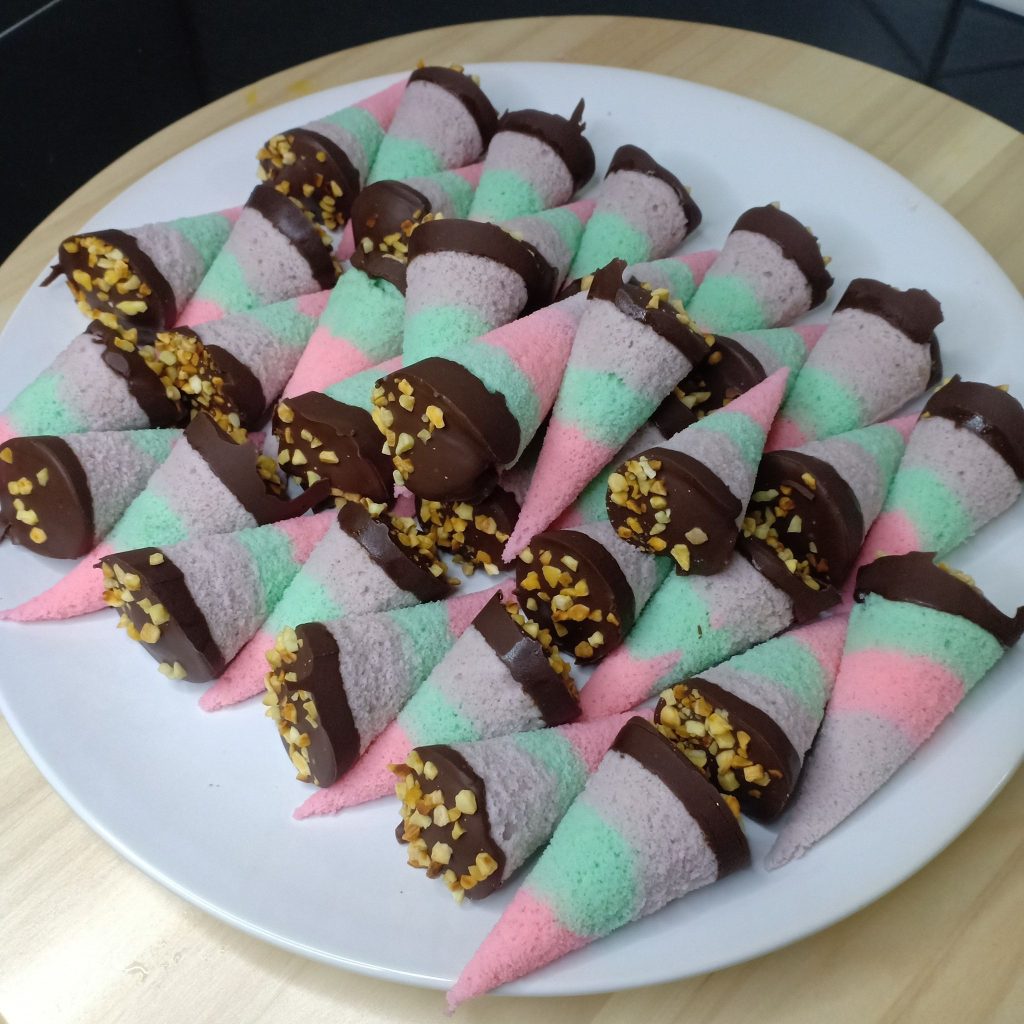 Cara Melapis Apam Cornetto Mini Yang Comel & Sekata Warnanya