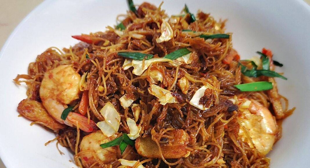 8 Resipi Bihun Goreng Mudah, Cepat & Sedap!