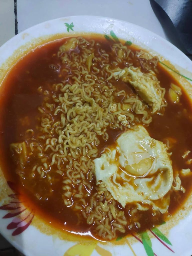 Resipi Maggi Kari Tumis Sedap. Menu Paling Simple & Cepat Masak.
