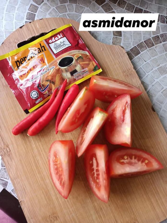 Resipi Sambal Kicap Mak Ros. Pekat, Likat, Memang Sedap.