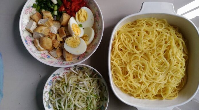 Resipi Maggi Kari Tumis Sedap. Menu Paling Simple & Cepat Masak.
