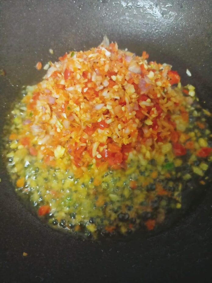 Resipi Mudah & Mesti Cuba! Ayam Goreng Kicap Lada Hitam Power.