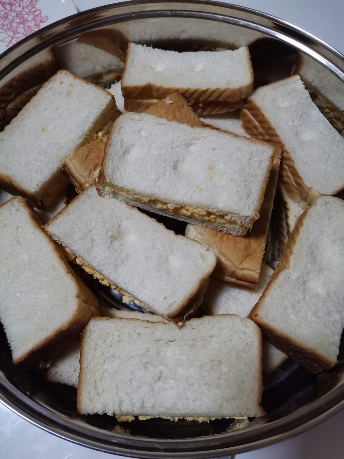 Cara Masak Roti Telur Sardin Sedap Guna Roti Sandwic.