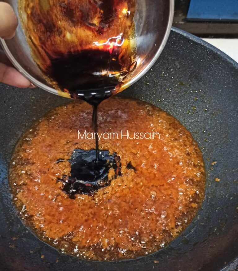 Malam Ni Jom Layan Makan Nasi Goreng Ikan Cili Tumbuk. Sedap.