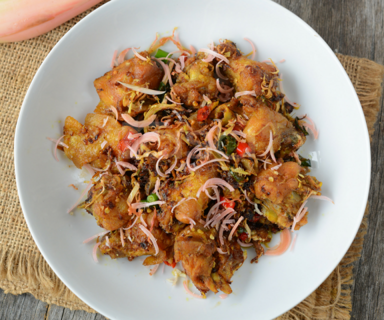 Ayam Goreng Cili Bunga Kantan. Wangi & Menambah Selera.