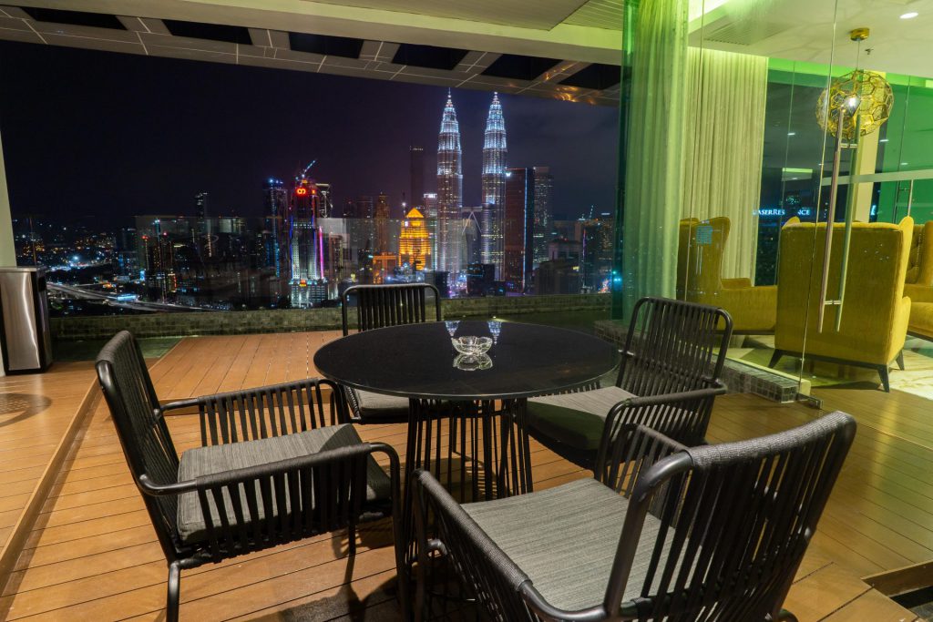 Mewah Dan Sedap 'Nasi Dulang' Jadi Tarikan Utama Ke Tamu Hotel & Suites.