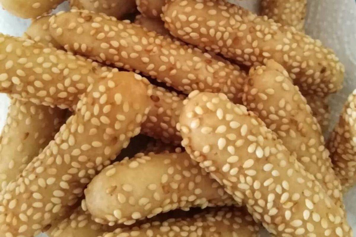 Kuih Rotan Krap Krup Bila Memakannya. Buat Besar Sedikit.
